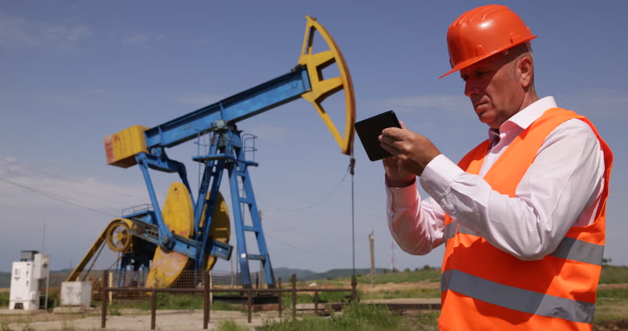 Oil Pump Engineer Management Experience Petroleum Installation Talking ...